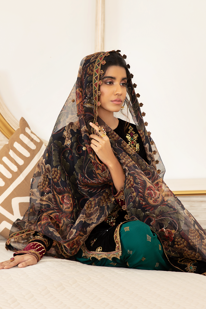 IV-07 RAAYA – Traditional Image